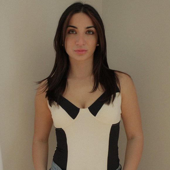 Le Lis | Tops | Sofia Bodysuit | Poshmark